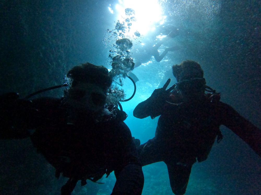 青の洞窟ビーチ体験ダイビング - DIVE IN CHATAN｜沖縄本島のダイビング＆スノーケリングショップ